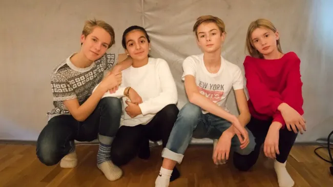 Unga popgruppen Amity vill skänka lugn i jul | Mitt i