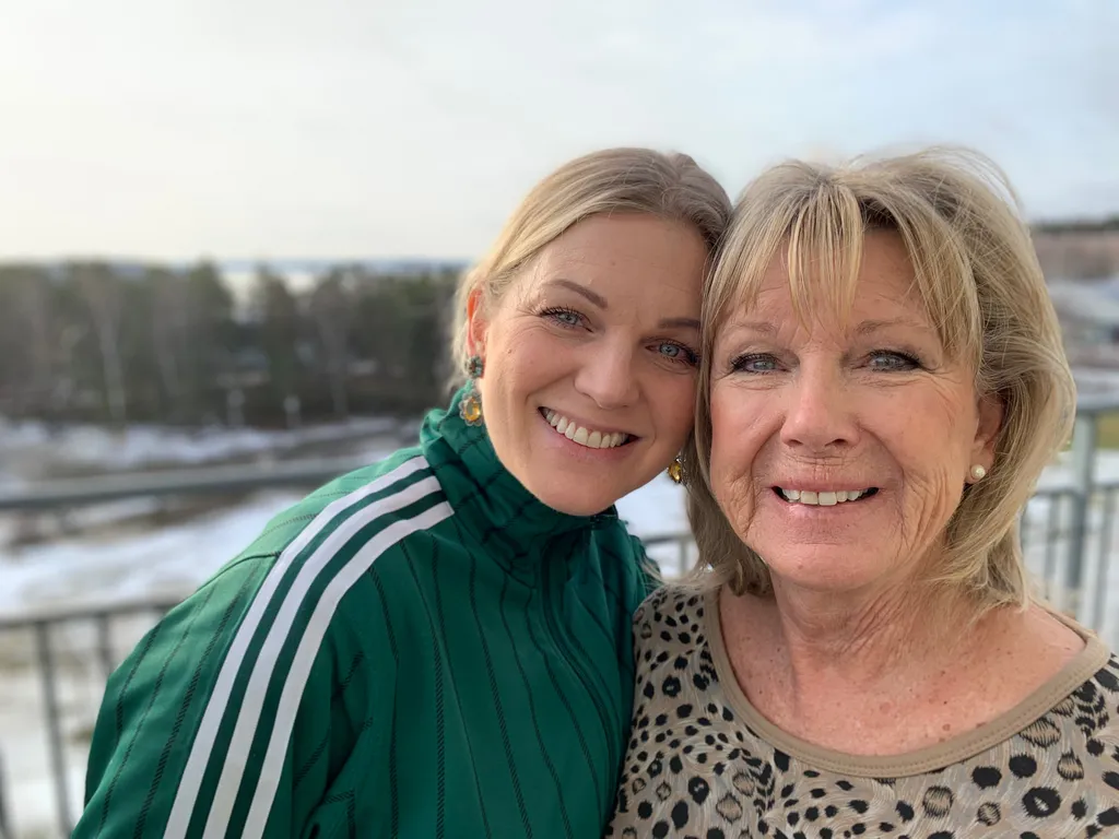 Ann-Louise Hanson gör hyllningslåt till Lill-Babs | Mitt i