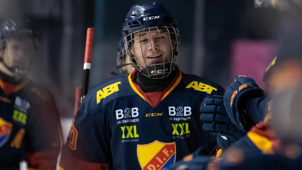 Alexander Holtz från Nacka topp 10 i NHL-draften | Mitt i