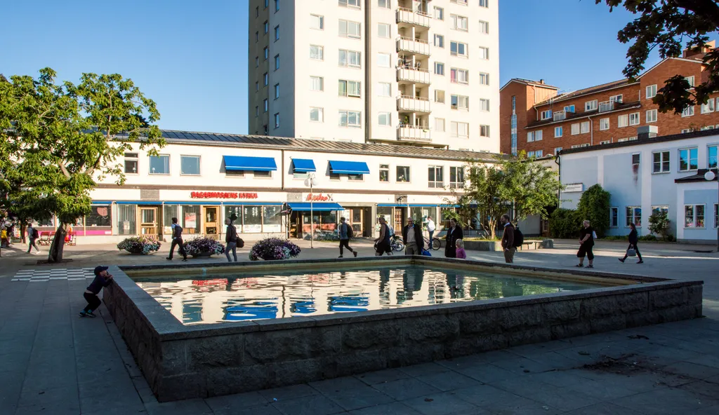 Känd rappare häktad för rekrytering av barn | Mitt i