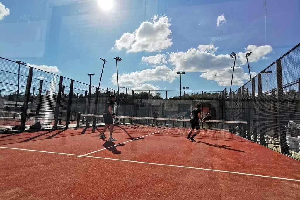 Nu kan du spela padel utomhus | Mitt i