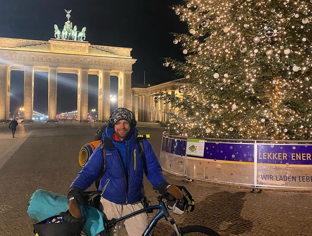 Jonas kräktes och sprang tre mil till | Mitt i