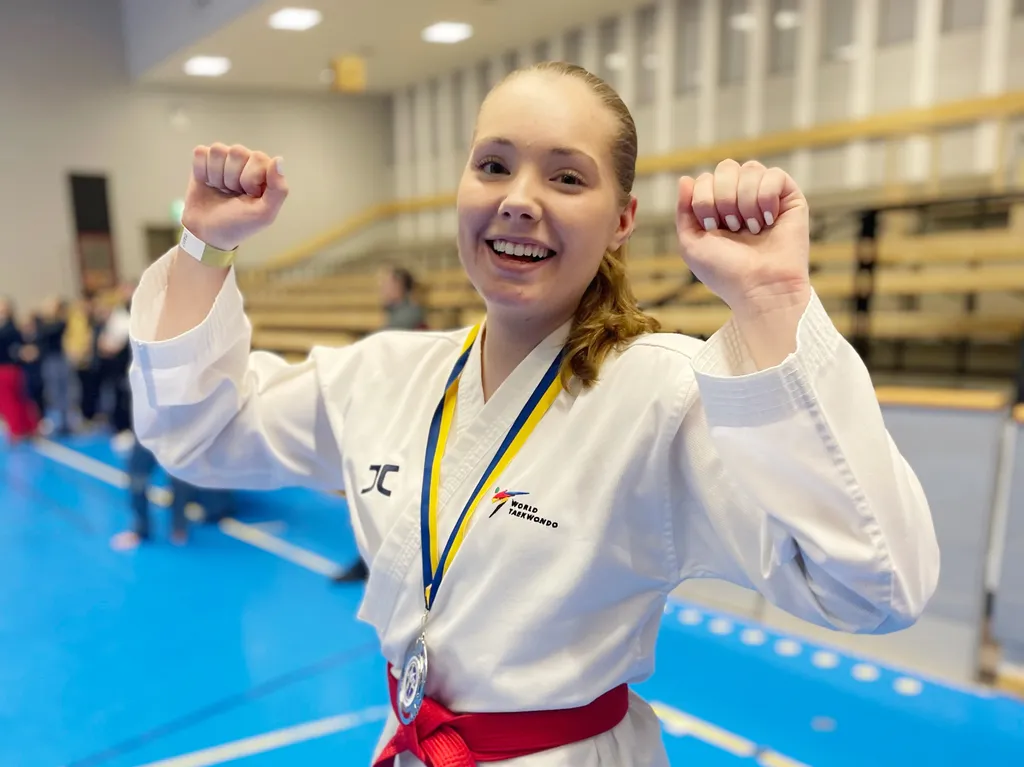 Elin Freij, 17, bland de bästa i Sverige i taekwondo | Mitt i