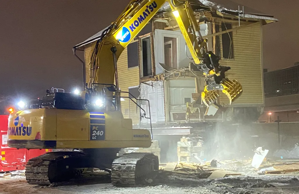 Här rivs 1800-talshuset som ingen ville ha | Mitt i