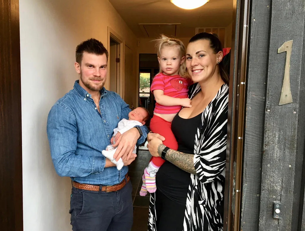 Hann inte till BB – Nikki föddes på parkeringsplats | Mitt i