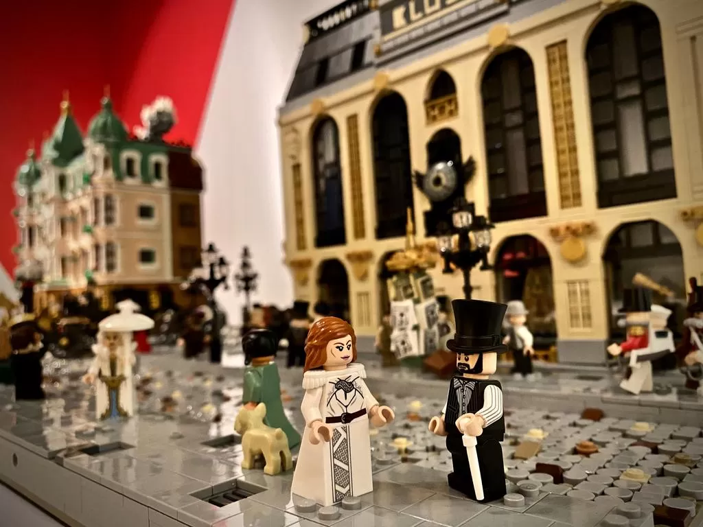 Drömhus i lego fyller utställning på Hallwylska | Mitt i