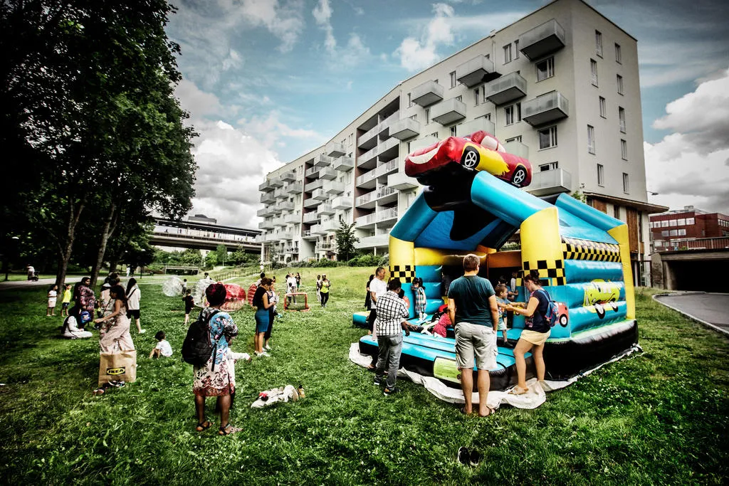 Lek och skoj för barn och unga i Bredäng | Mitt i