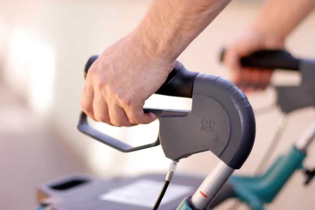 Åtalad för misshandel med rollator i hiss – friades | Mitt i